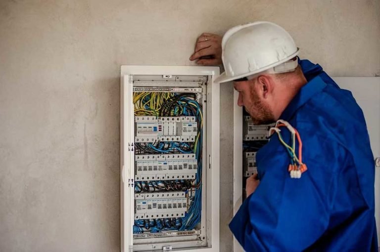 5 Types of Electricians You Must Know About
